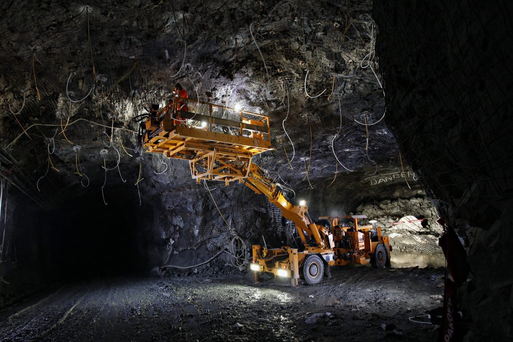 BT2 & BT3 BOOM TRUCK - MacLean Engineering